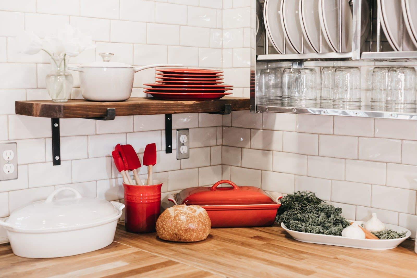 Should Kitchen Outlets Be Horizontal Or Vertical - Which Is Best In 2026?