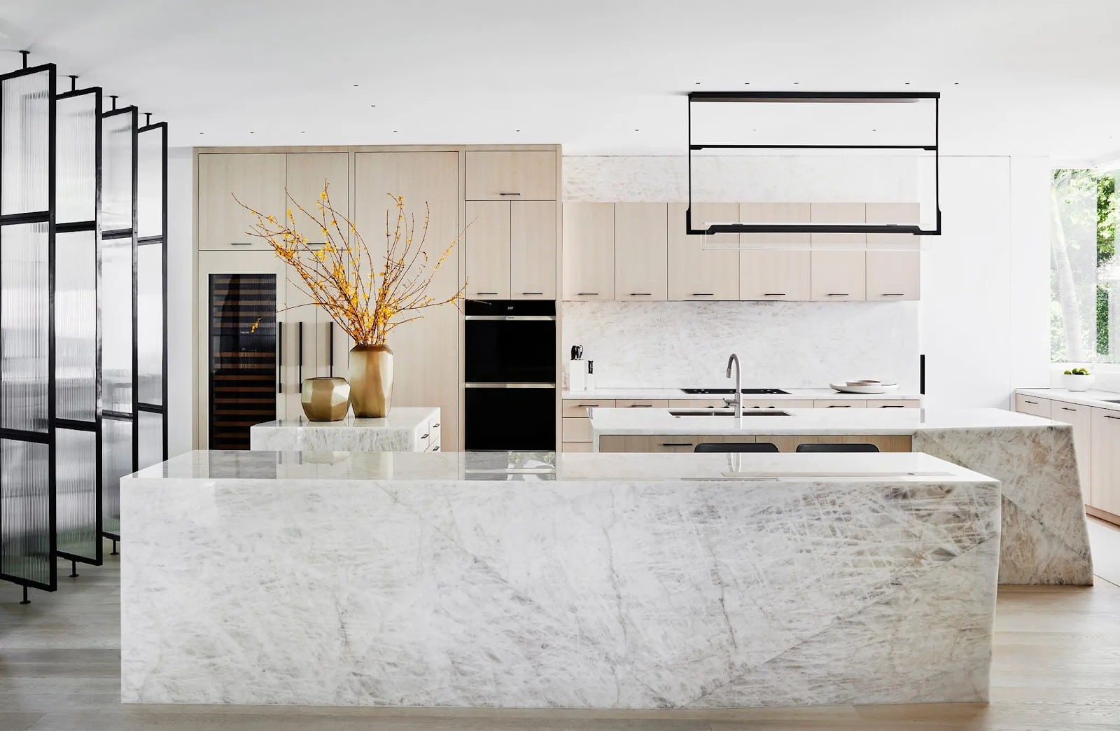 The 22 Stunning Marble Kitchen Designs for 2025