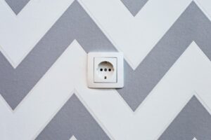Should Kitchen Outlets Be Horizontal Or Vertical - Which Is Best In 2026?