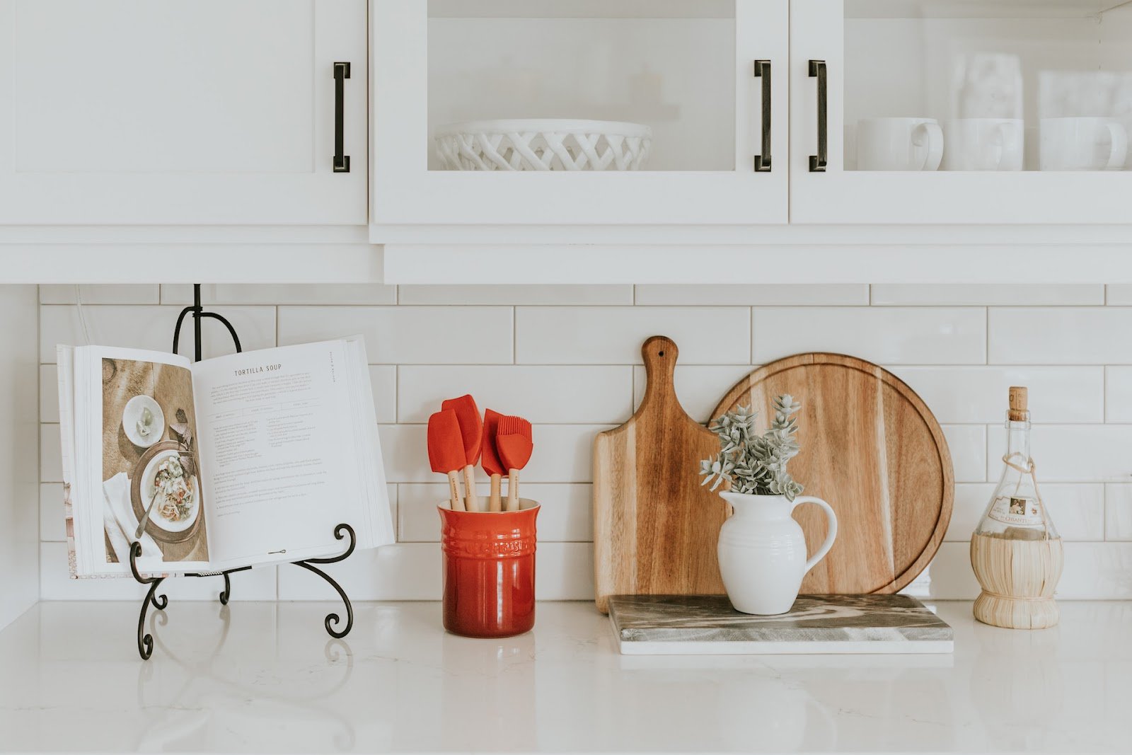 Should Kitchen Outlets Be Horizontal Or Vertical - Which Is Best In 2026?